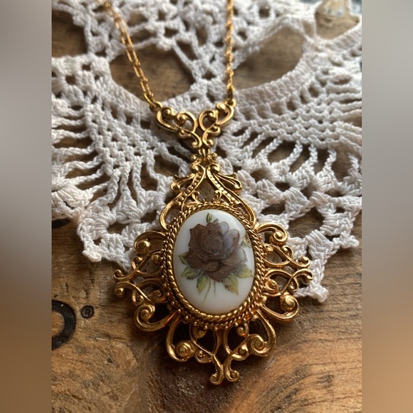 Florenza | Jewelry | Vintage Florenza Victorian Revival Cameo Antiqued ...